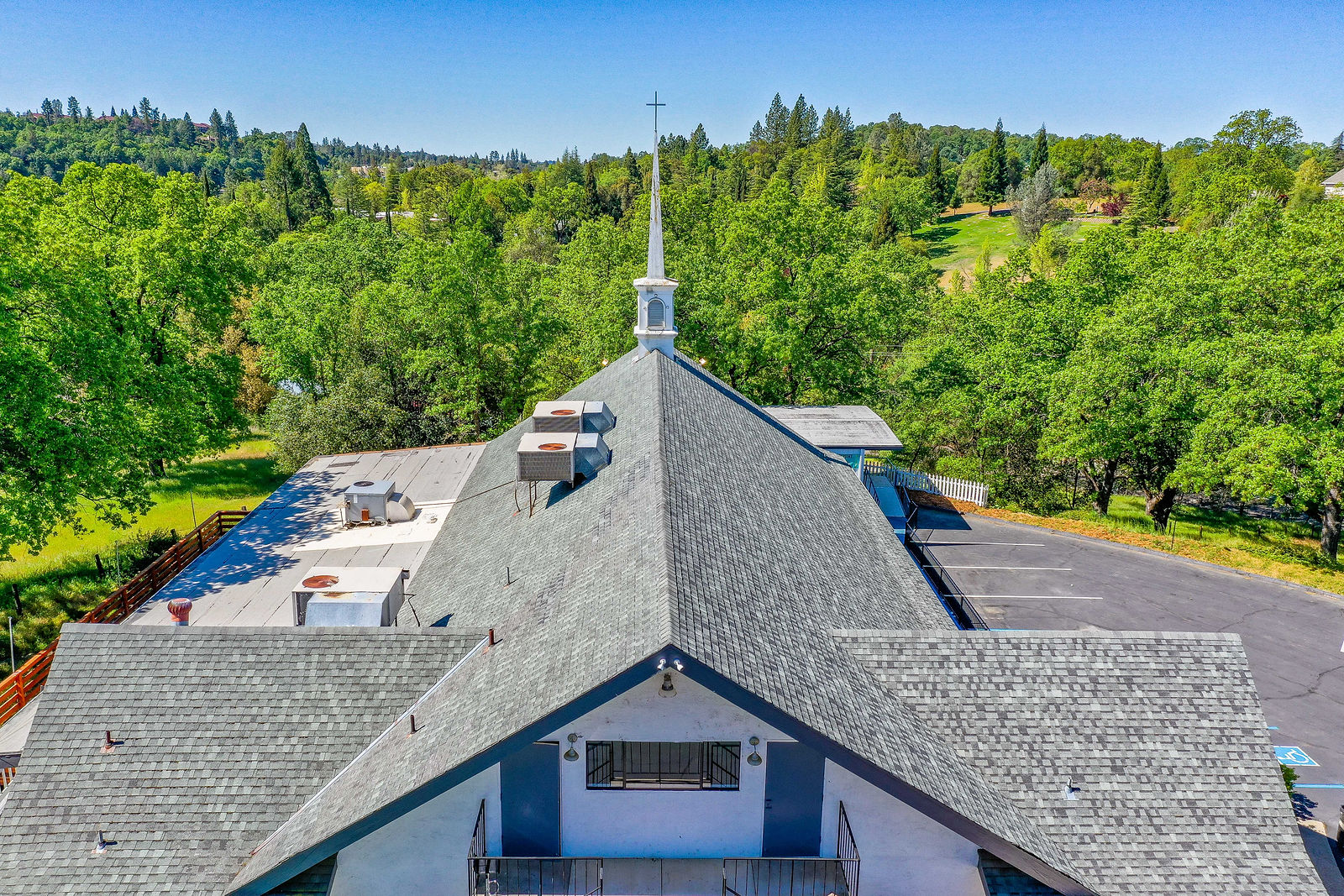 Vantage Point Church by Amador Photo