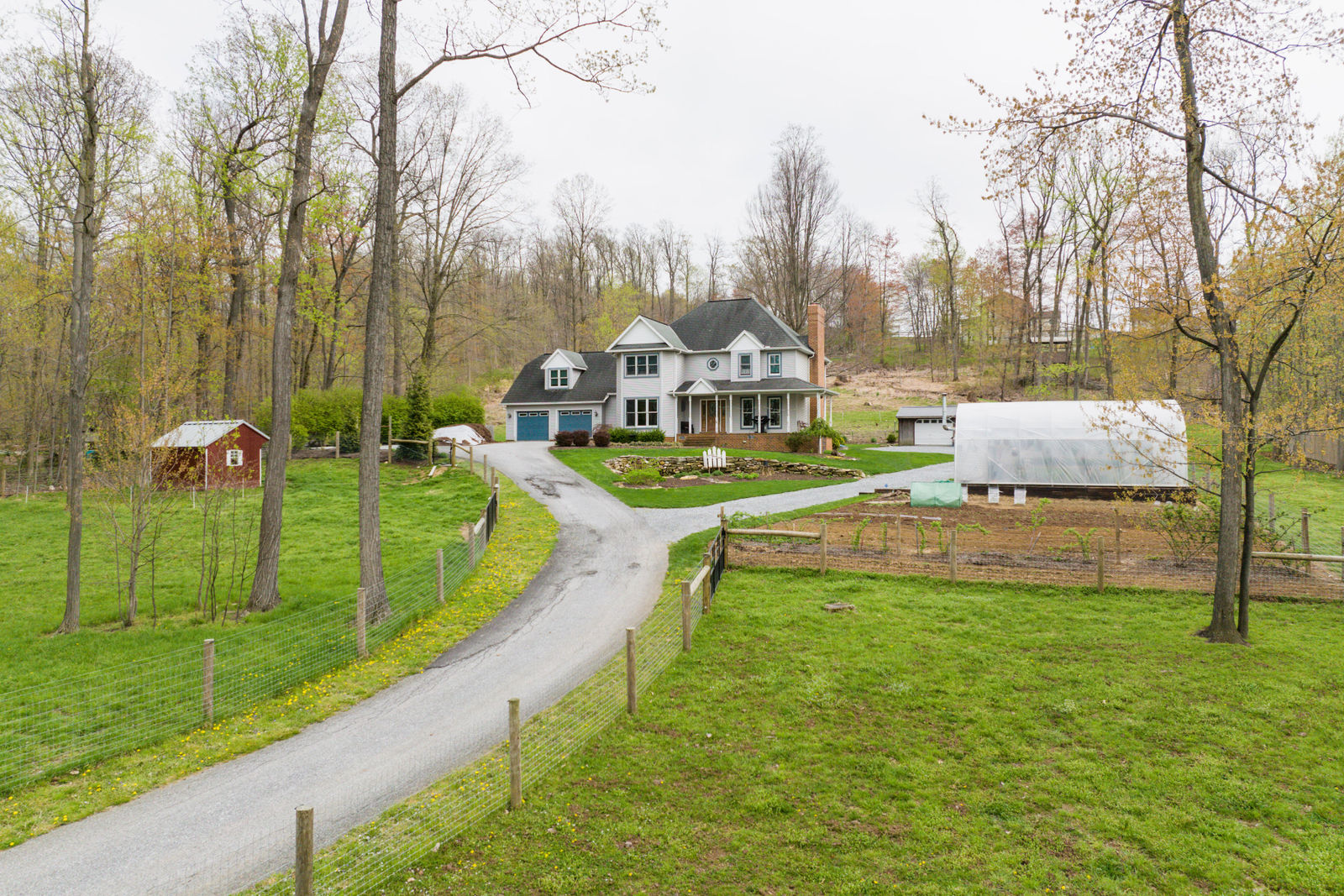 16 Fernwood Road, Paradise by Kline, Kreider & Good Auctioneers