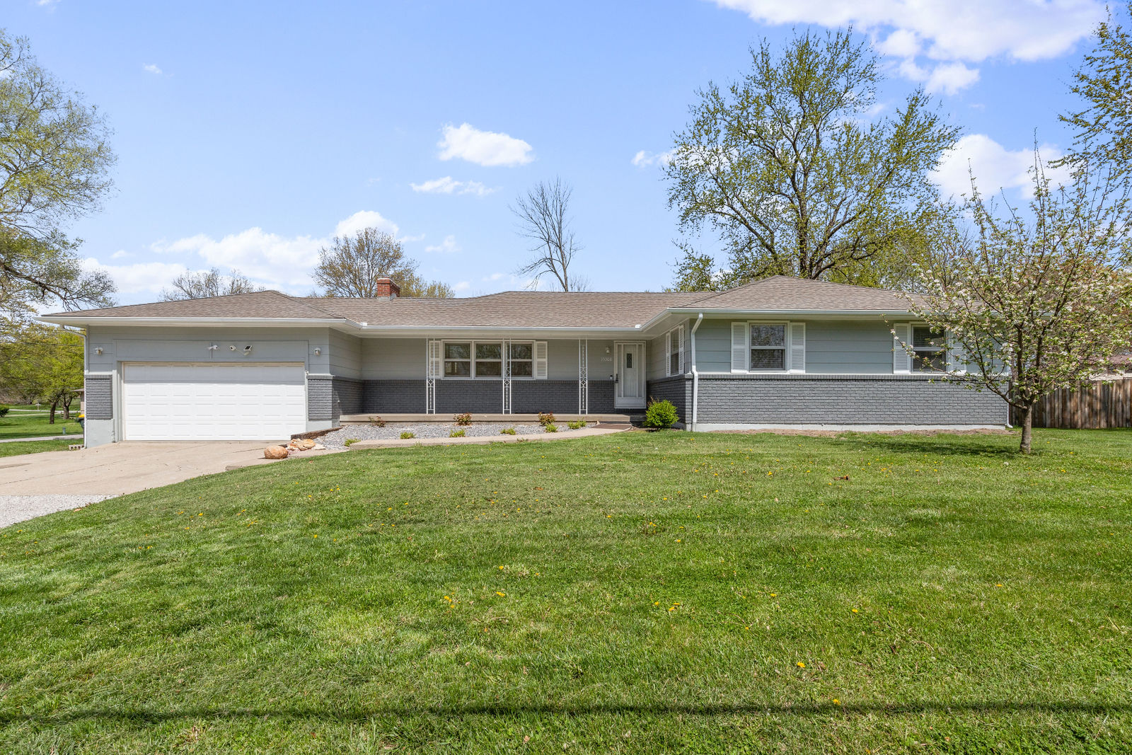 15308 Parallel Road by KC Home Photography