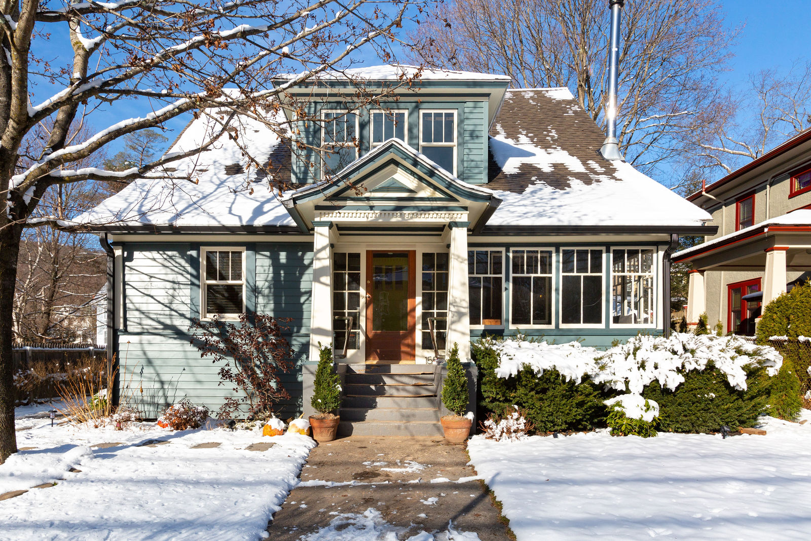 AirBnB - 42017 - Kim - 155 Swart St - Mville by Aisle Walk Photos