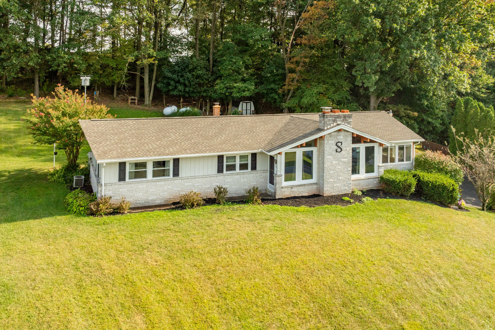 110 N. Ridge Road, Reinholds by Kline, Kreider & Good Auctioneers