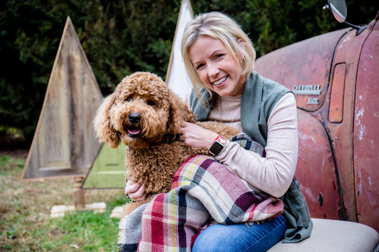 Harlow Christmas Mini by Outgoing Portraits