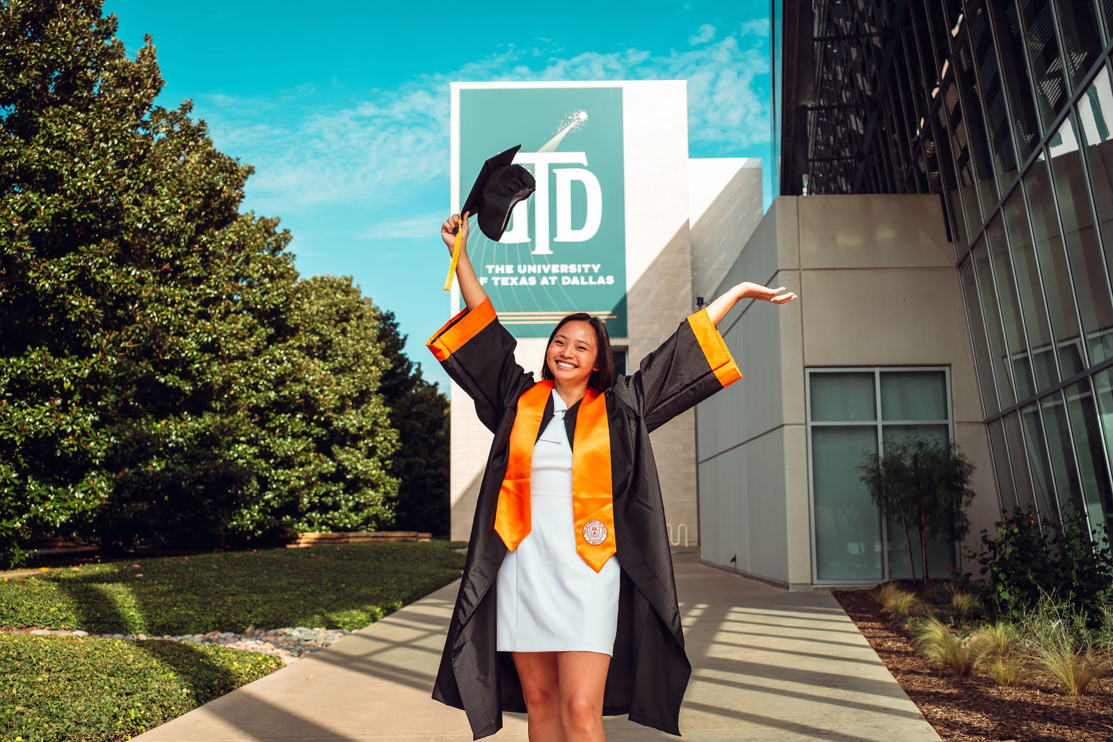 Faith Ho - UTD Grad Portraits by Eric Aaberg Photography