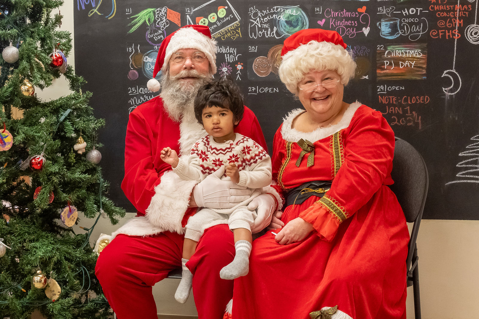 Santa @ Wee College Vanier! by Deserae Rideout Photography