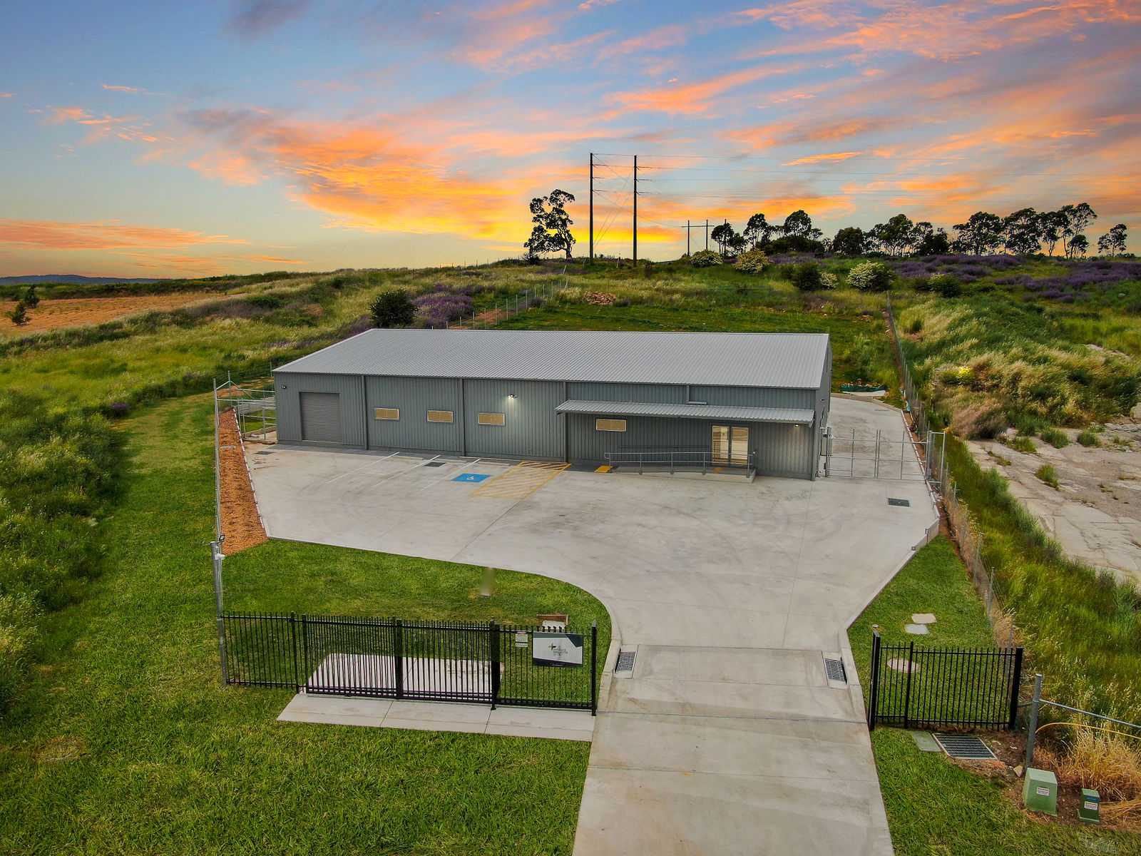 Inscape Projects - Orange Animal Shelter by Shootscape