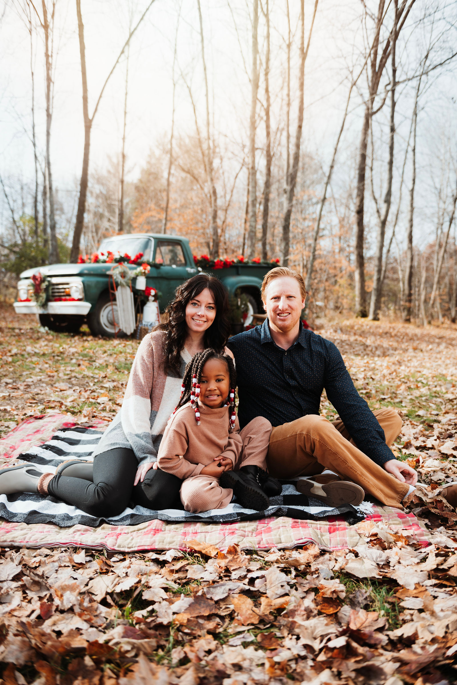 Christmas2023-Erin Oare by Dream Capture Photography by Krista Ungerecht