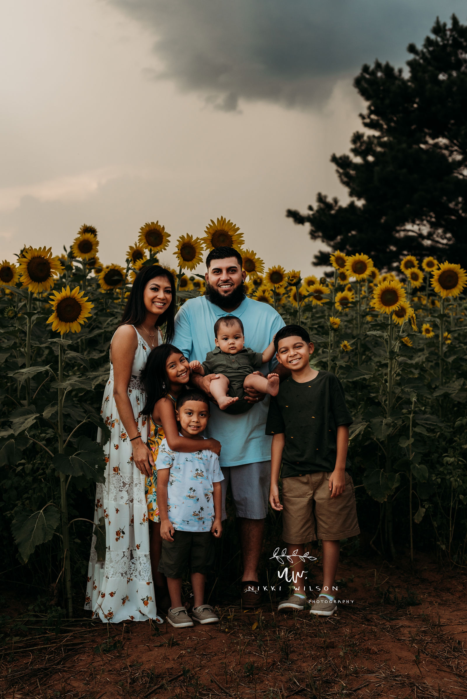 Tello Family | Sunflowers \ Gregg Farms by Nikki Wilson Photos