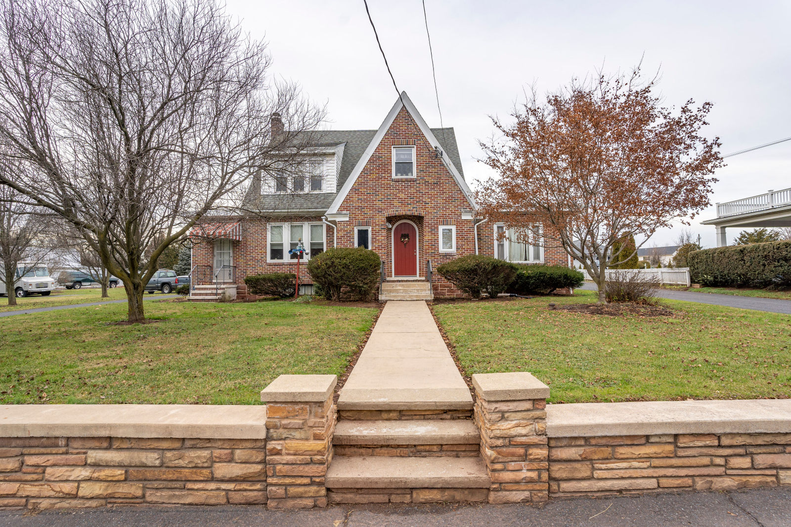 546 W. Maple Grove Road, Denver by Kline, Kreider & Good Auctioneers