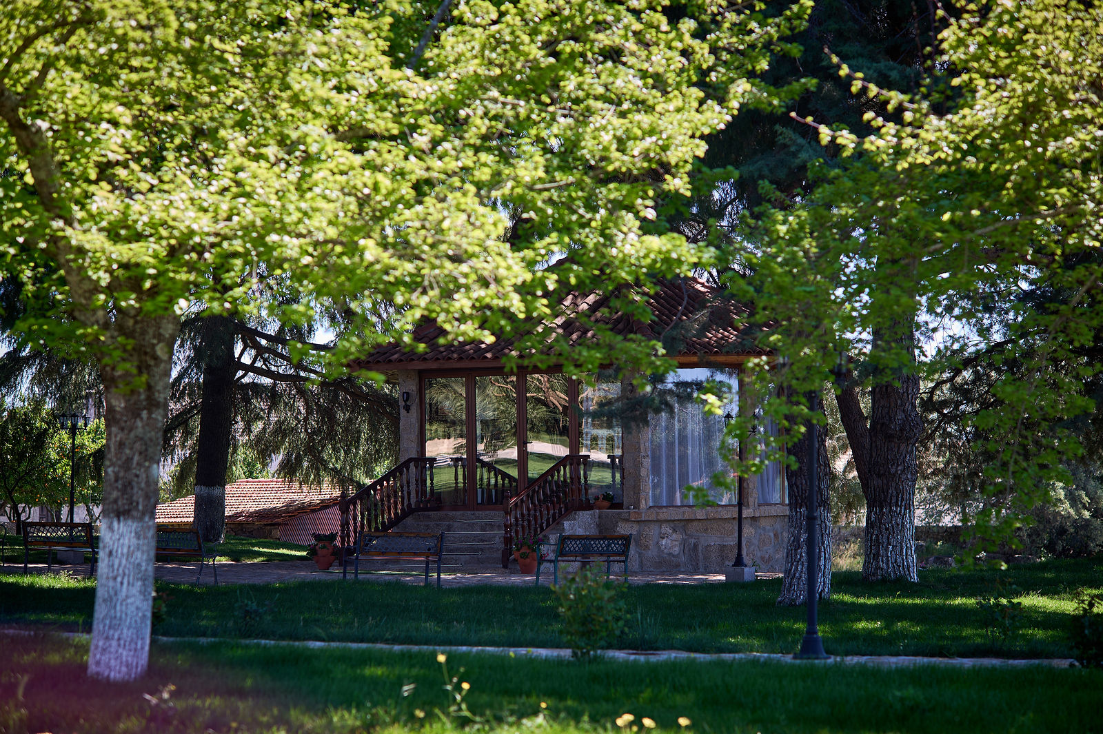 Manastire by Dual Photo