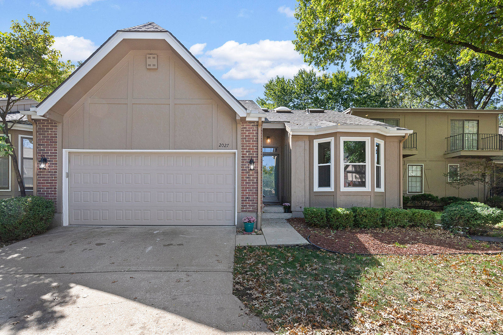 2027 Condolea Dr by KC Home Photography