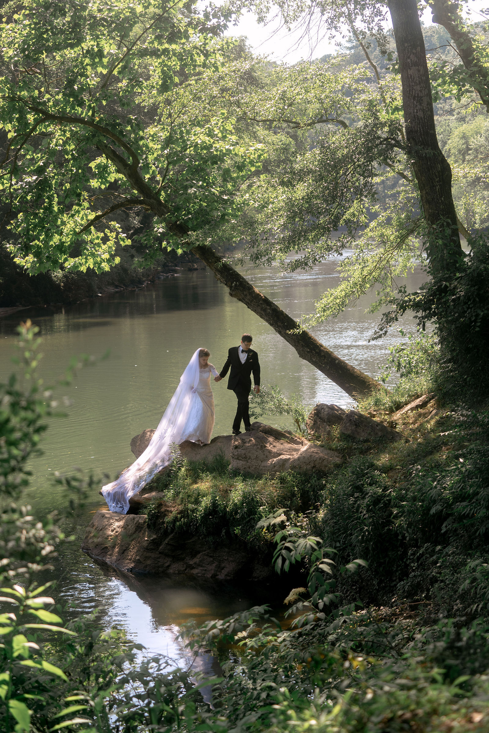 Schutz-Renuart by Lit Weddings