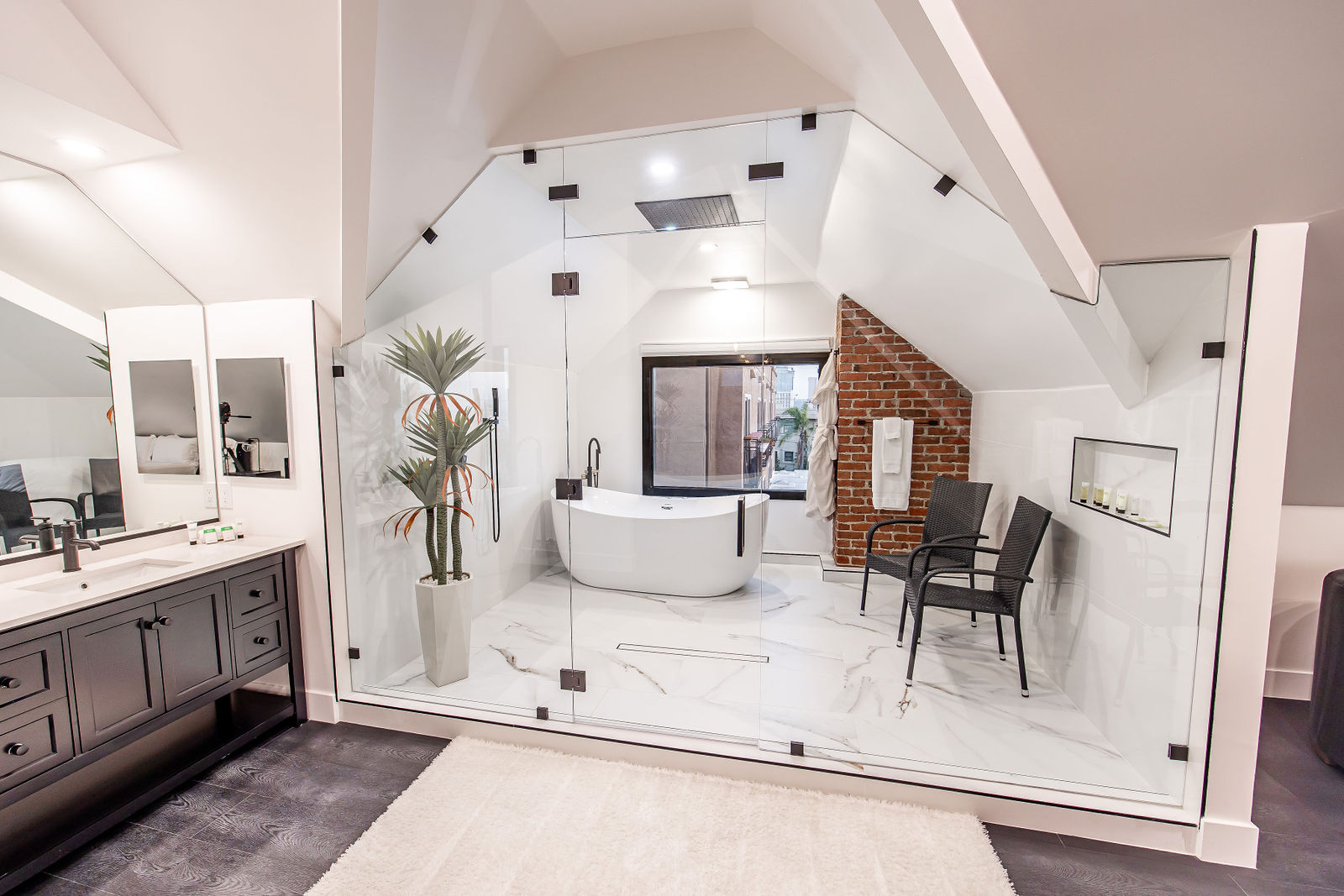 Albatross Upstairs Unit by Willmus Weddings