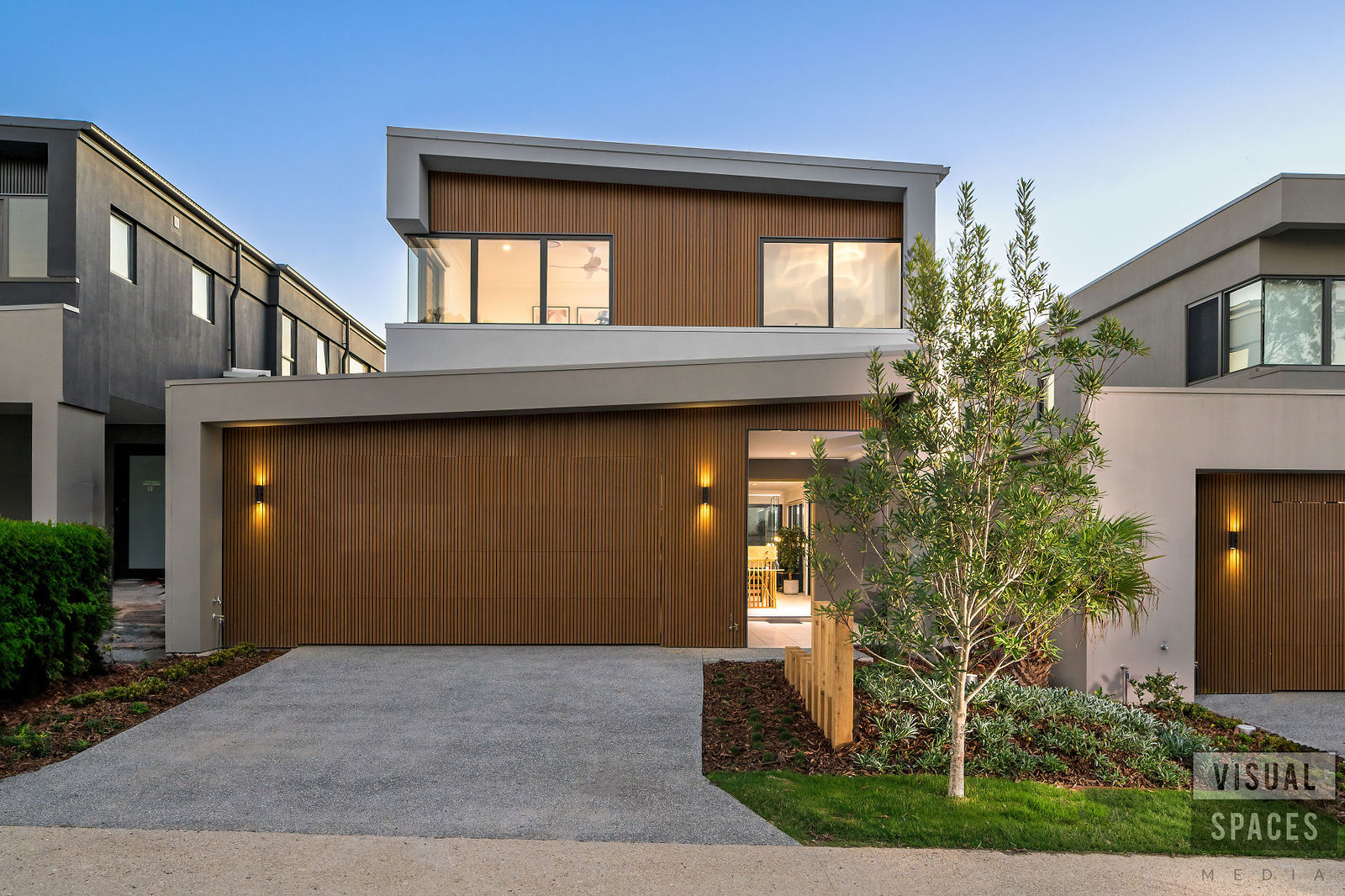 Horizon Display Suite 104 by Visual Spaces