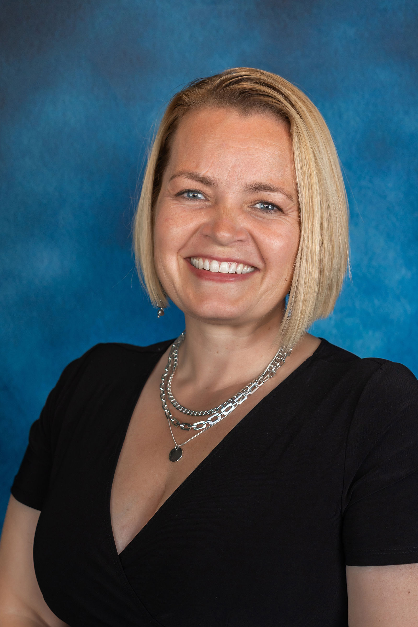 Emily: Headshots by Monroe Photography