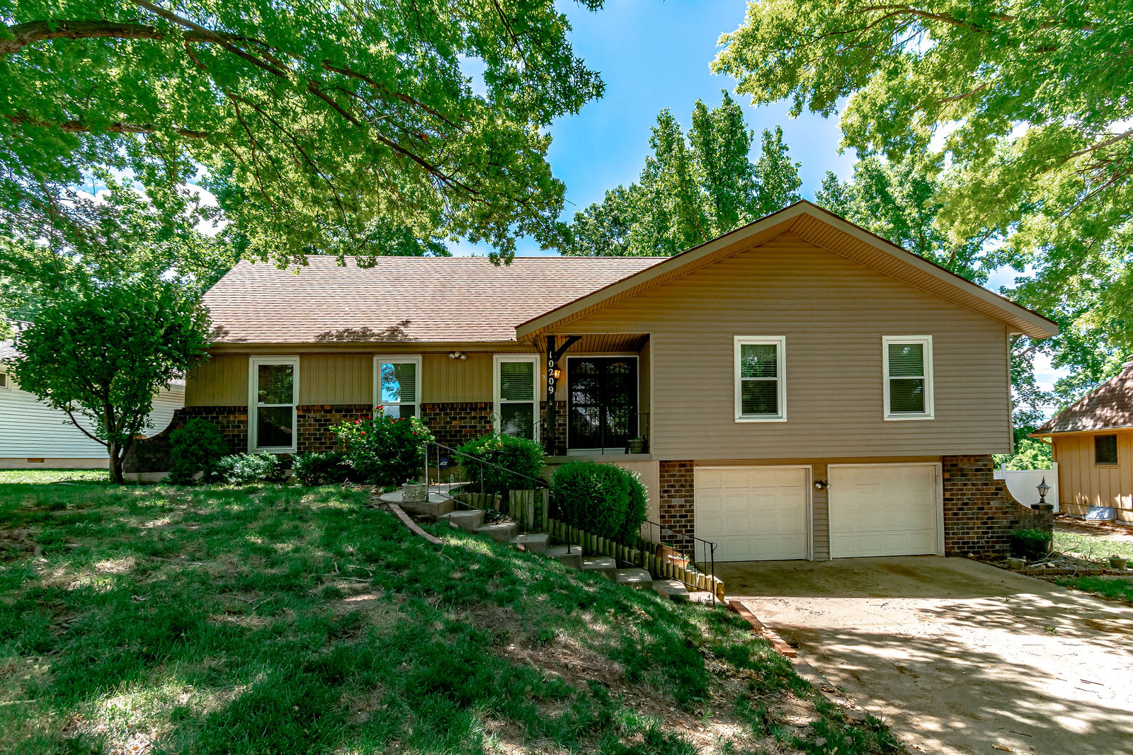 10209 East 96th Terrace by KC Home Photography