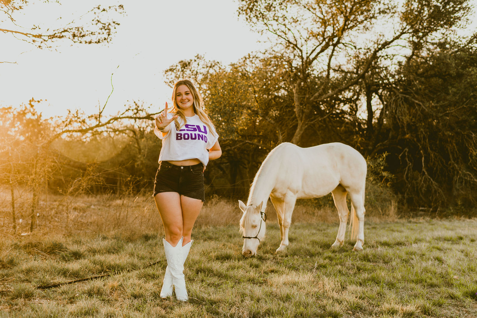 Ashley Purkey - Class of 2022 by Vannah Lee Photography