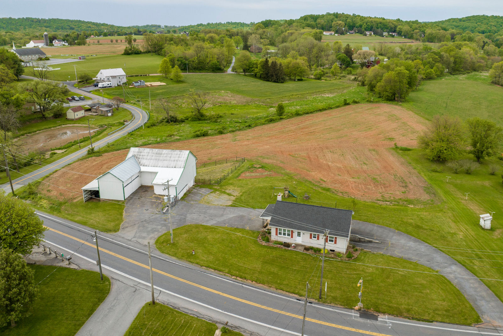 745 W. Route 897, Reinholds by Kline, Kreider & Good Auctioneers