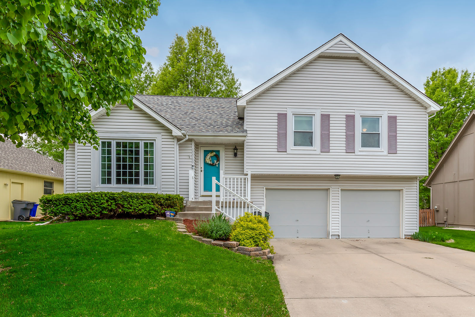 15568 S Apache St Listed by Eric Ray by ThePerfectSpotForYou, LLC