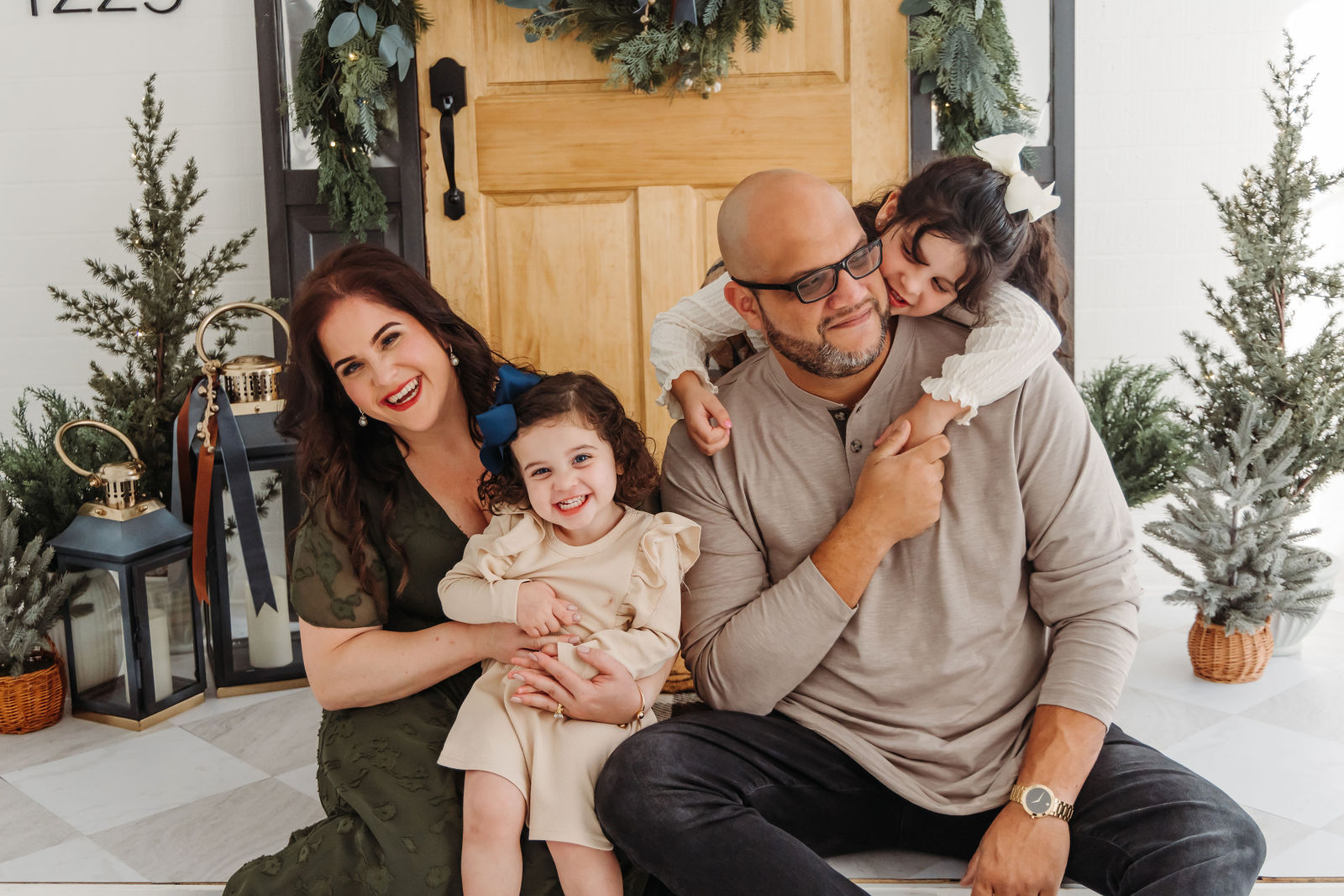Angie's Holiday Mini Session by Jesenia Betancourt Photography