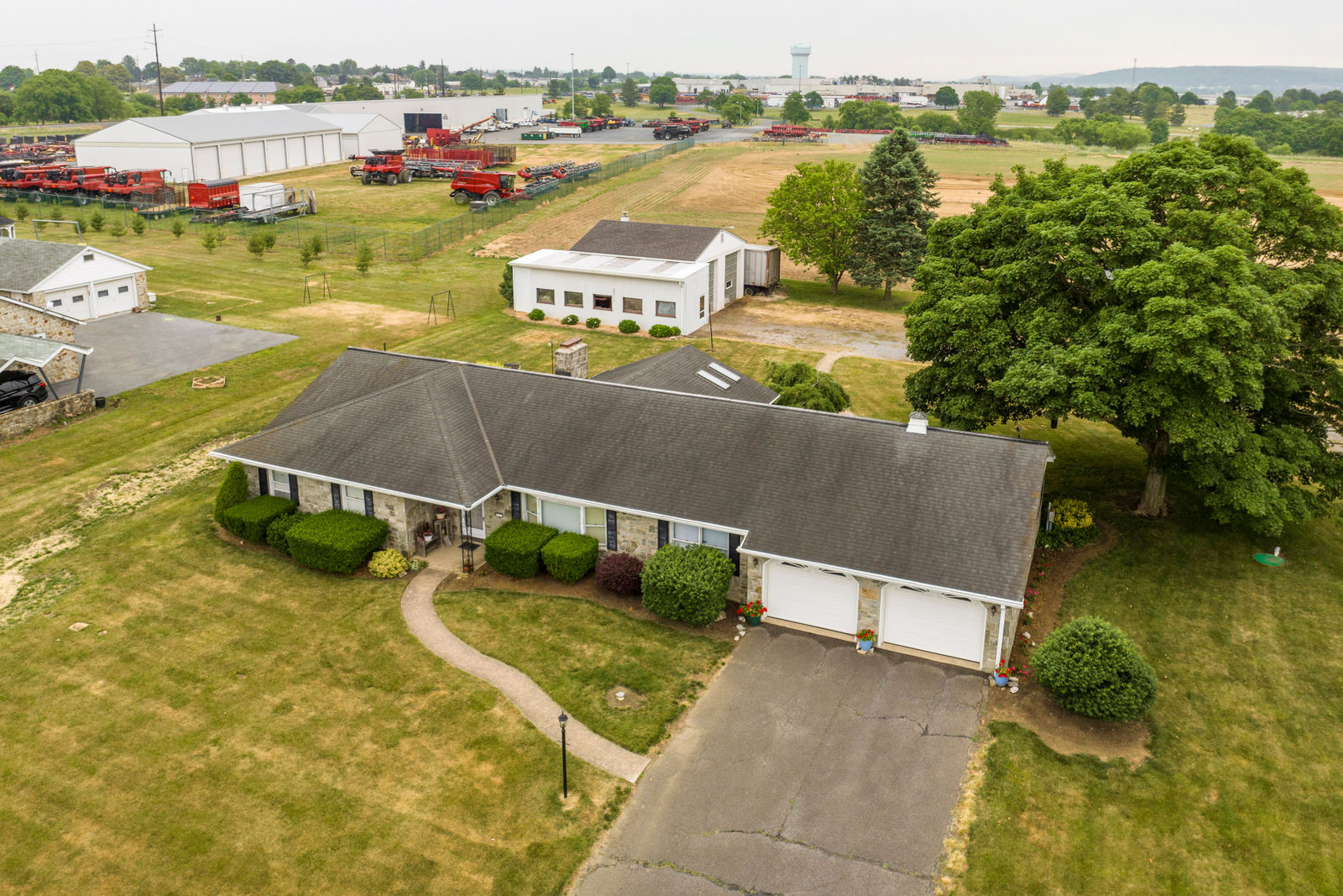 145 S. Shirk Road, New Holland by Kline, Kreider & Good Auctioneers
