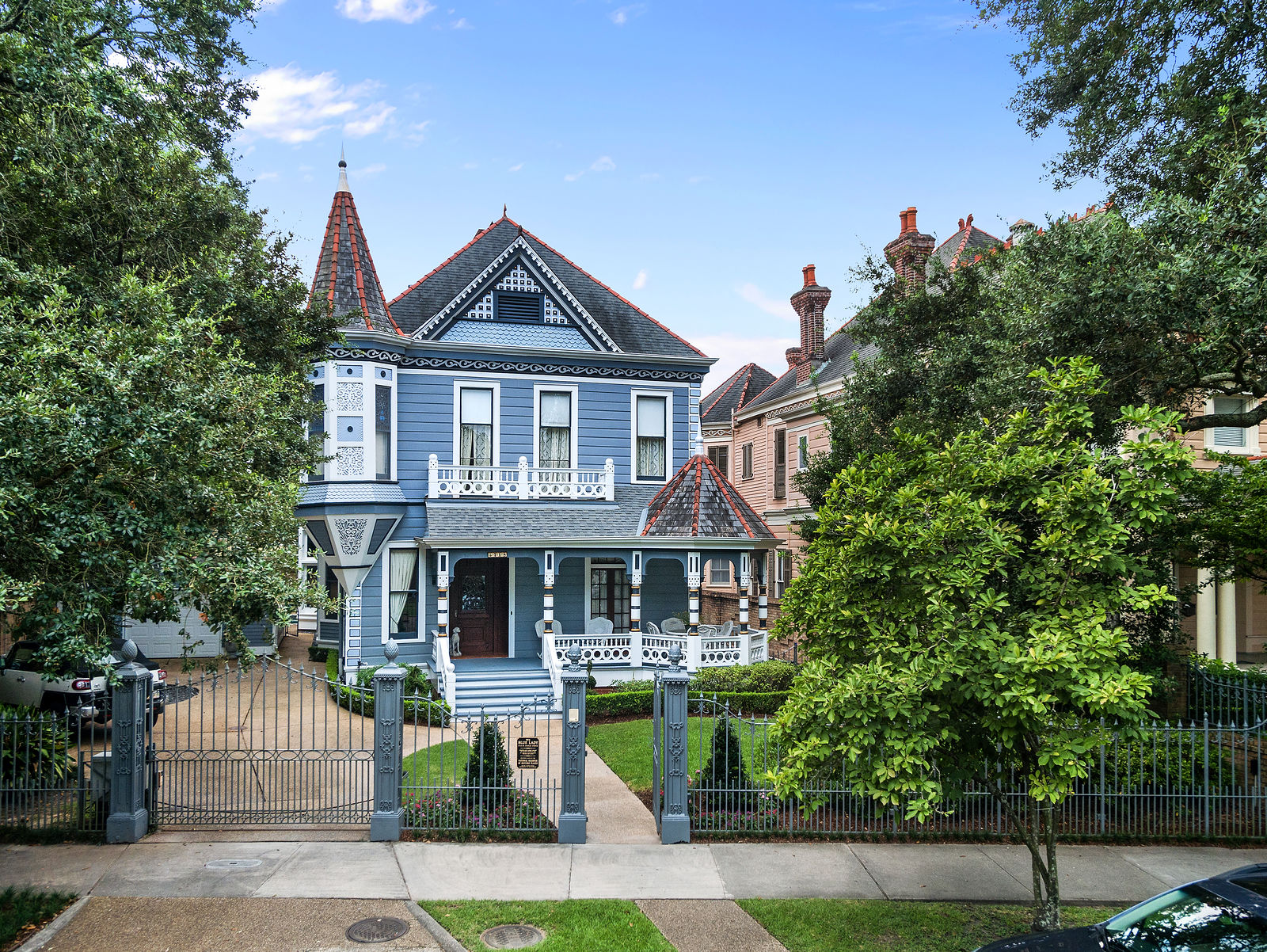5718 St. Charles Ave by Ken Schallenberg Photography