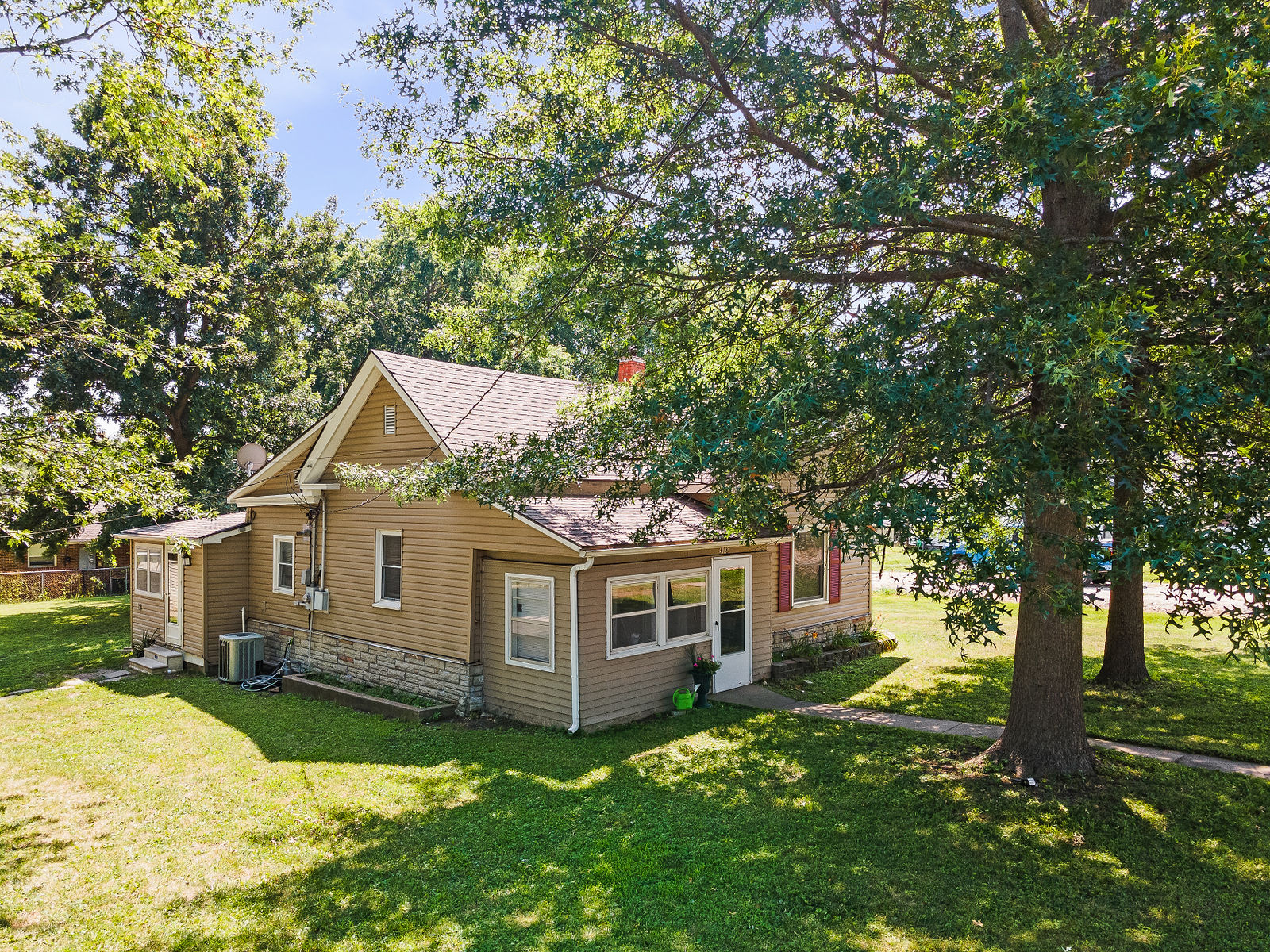 318 3RD ST by KC Home Photography