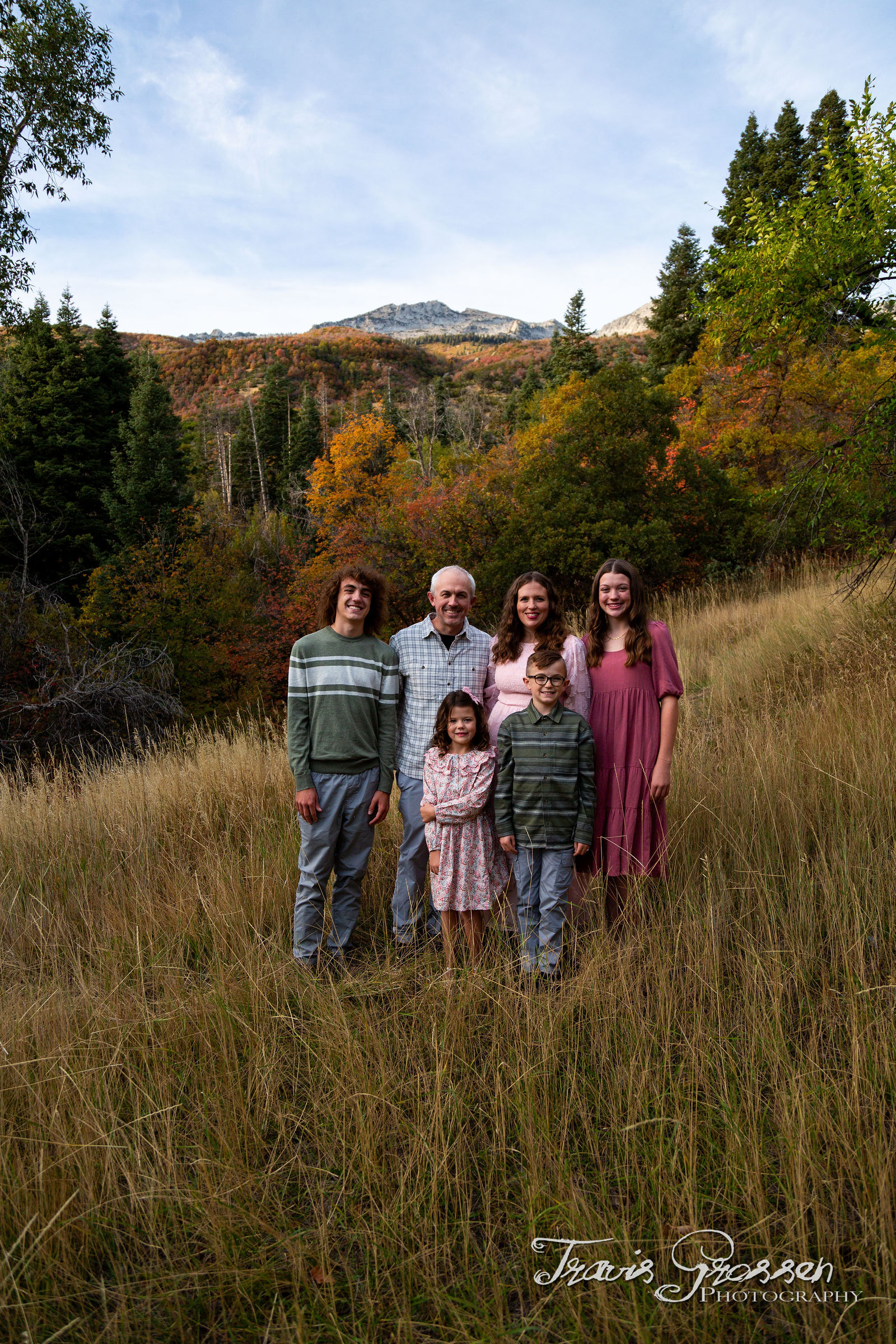 Dan and Amy Grossen Family 2024 by Travis Grossen Photography