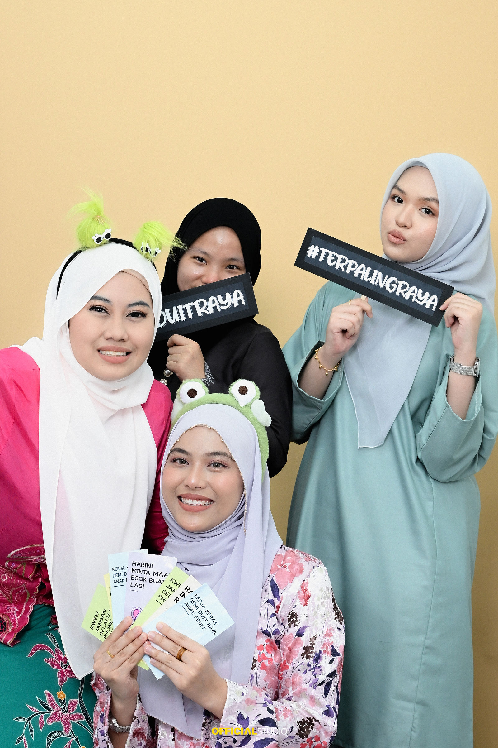 Ayeen | Selfphoto by officialstudio.co