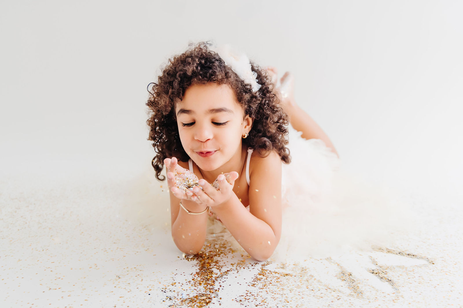 Emma's Glitter Mini Session by Jesenia Betancourt Photography