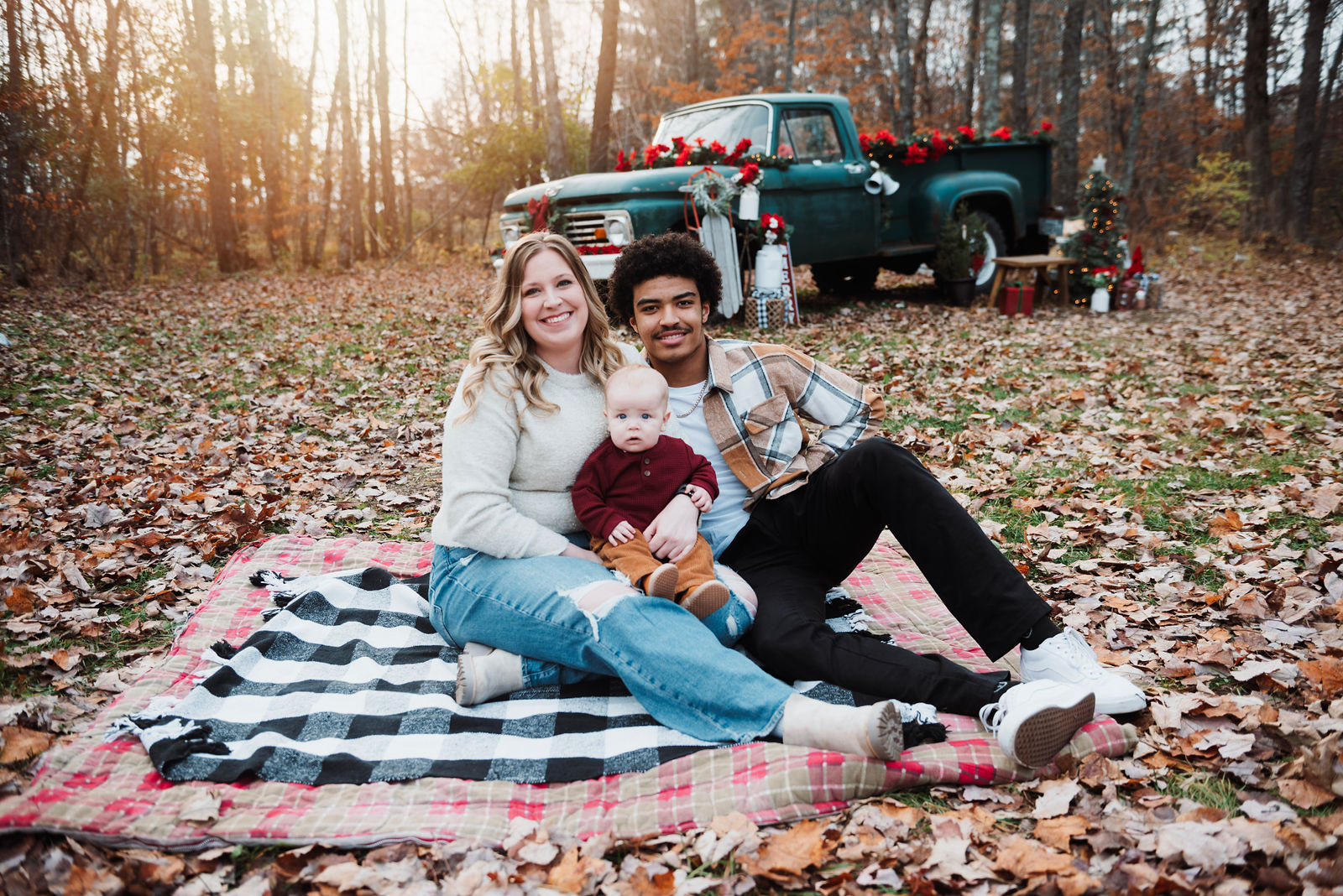 Christmas2023-Amber Knoll by Dream Capture Photography by Krista Ungerecht