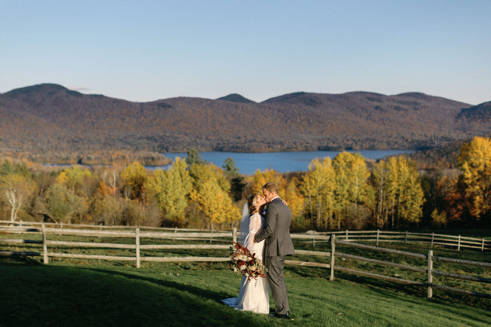 Lisa & Sam by Holtz Wedding Photography