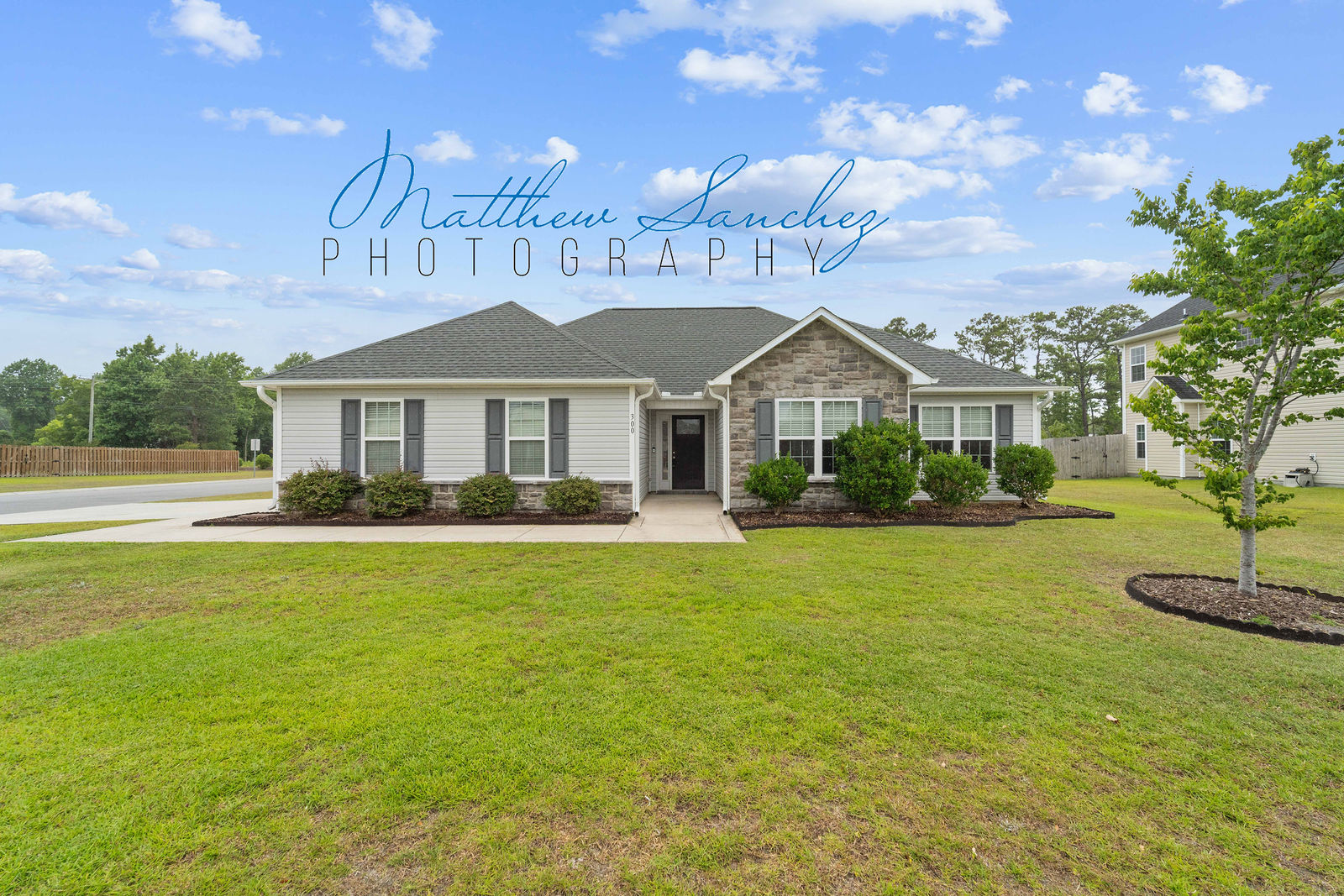 300 topside dr by Matthew Sanchez photography