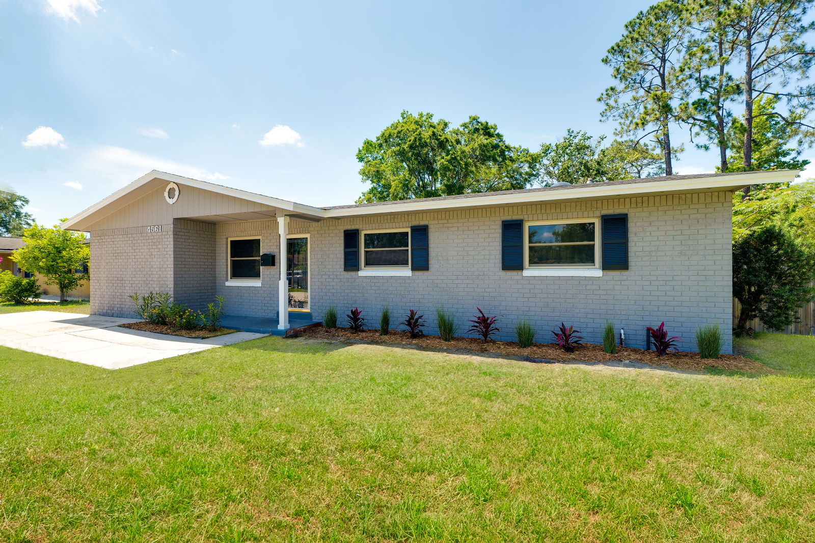 4561 Lisa Dr N Jacksonville FL by Full Resolution Media