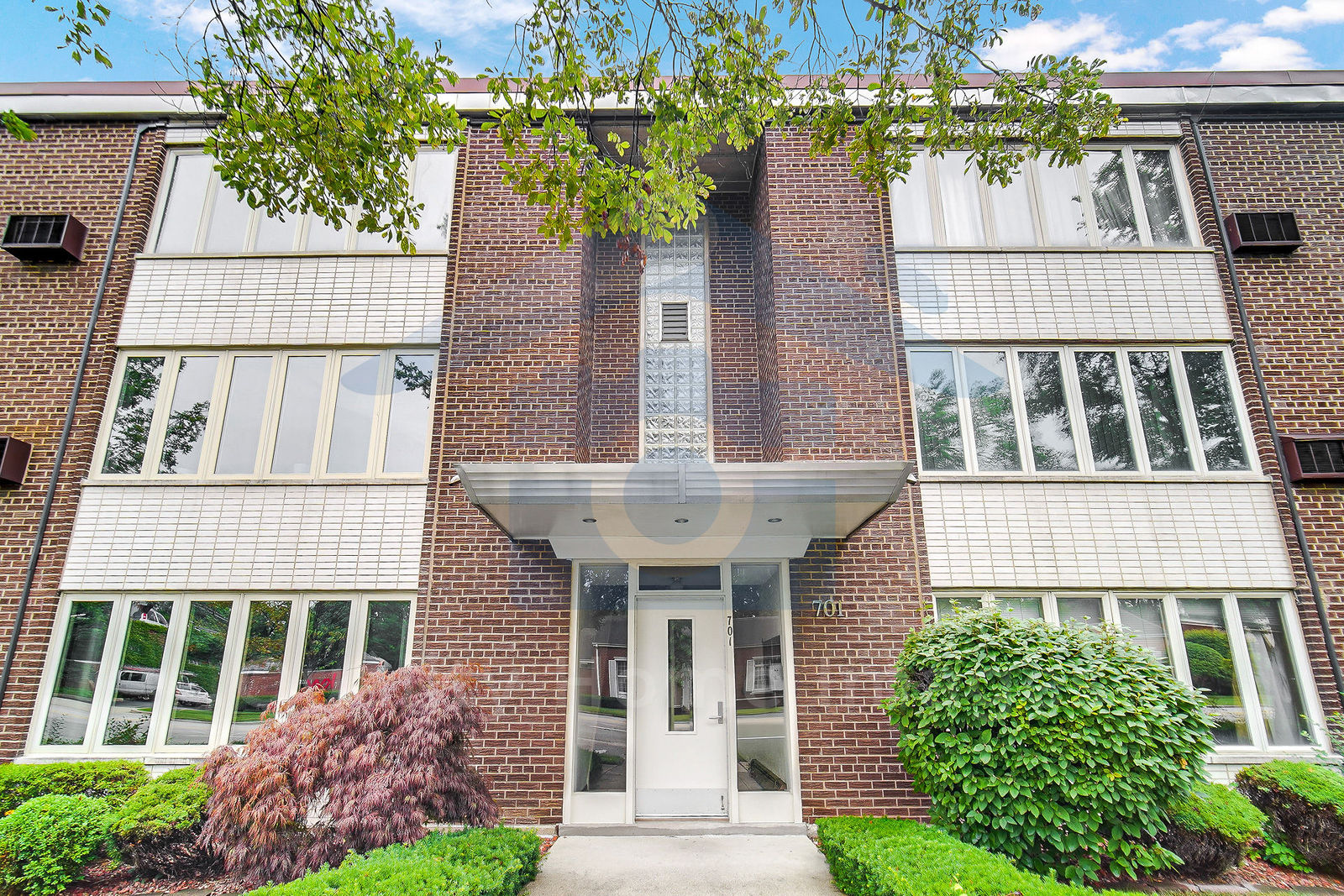 701 Busse Hwy 1C Park Ridge, Chicago by Quality Home Images