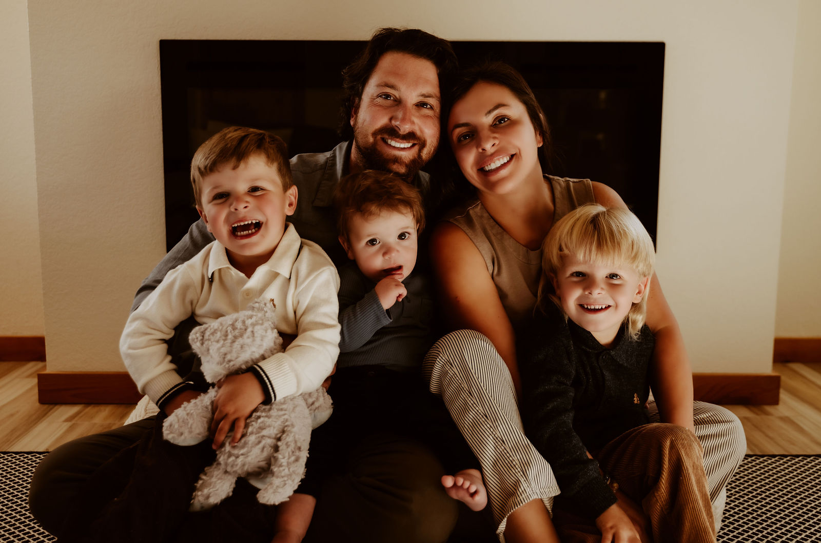 Hollinger Family 2025 by KJean Photography Ltd.