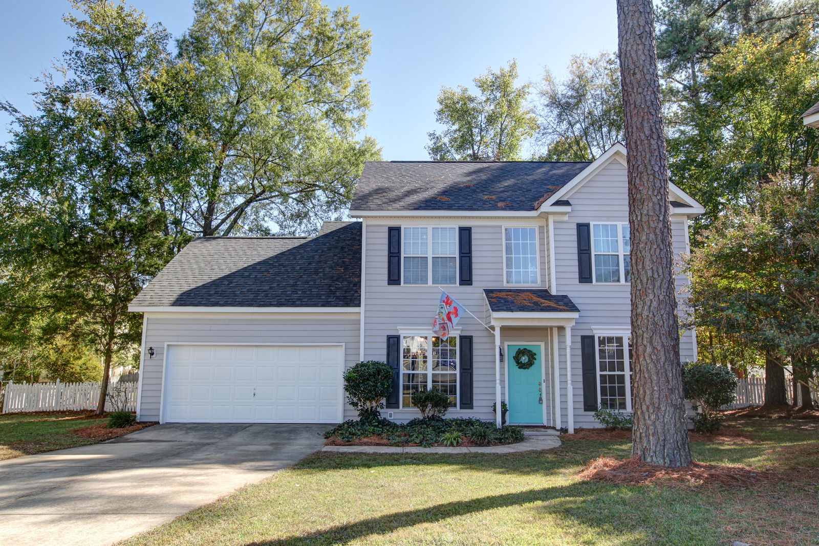 6101 Trevor Simpson Dr by Strauss Studios