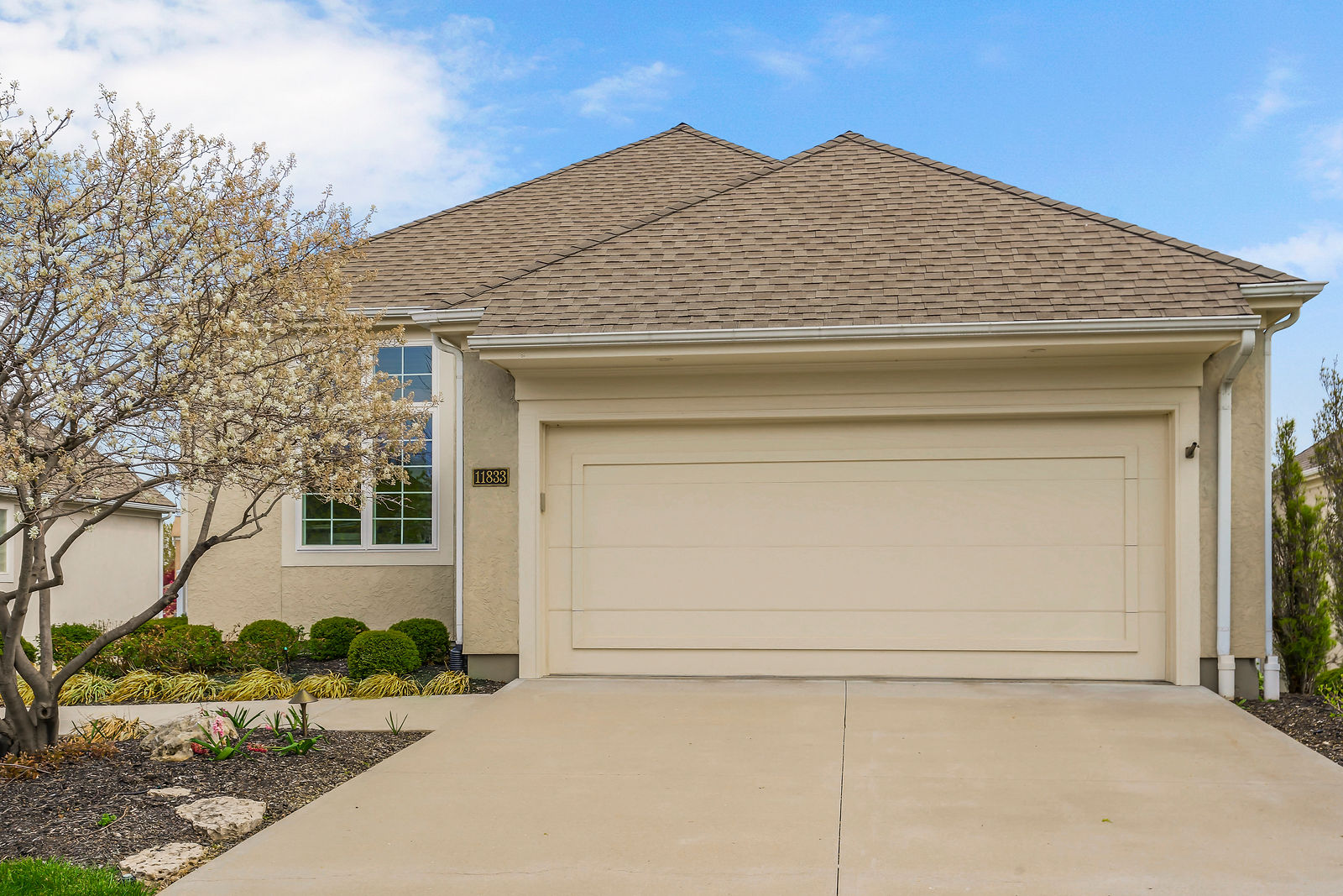 11833 S Hallet St Listed by Jenni Watts 287p by ThePerfectSpotForYou, LLC