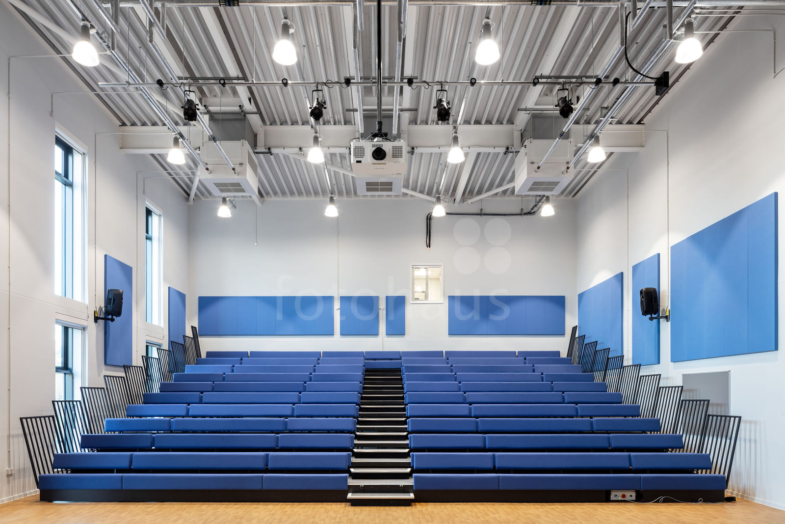 Matthew Arnold School, Staines - AHR Architects by Fotohaus