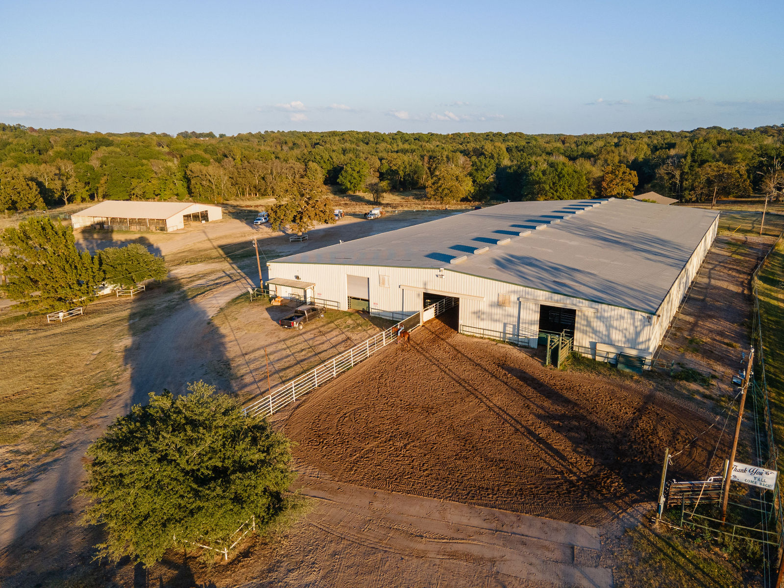 Elite Western Arena by Ariel Leon