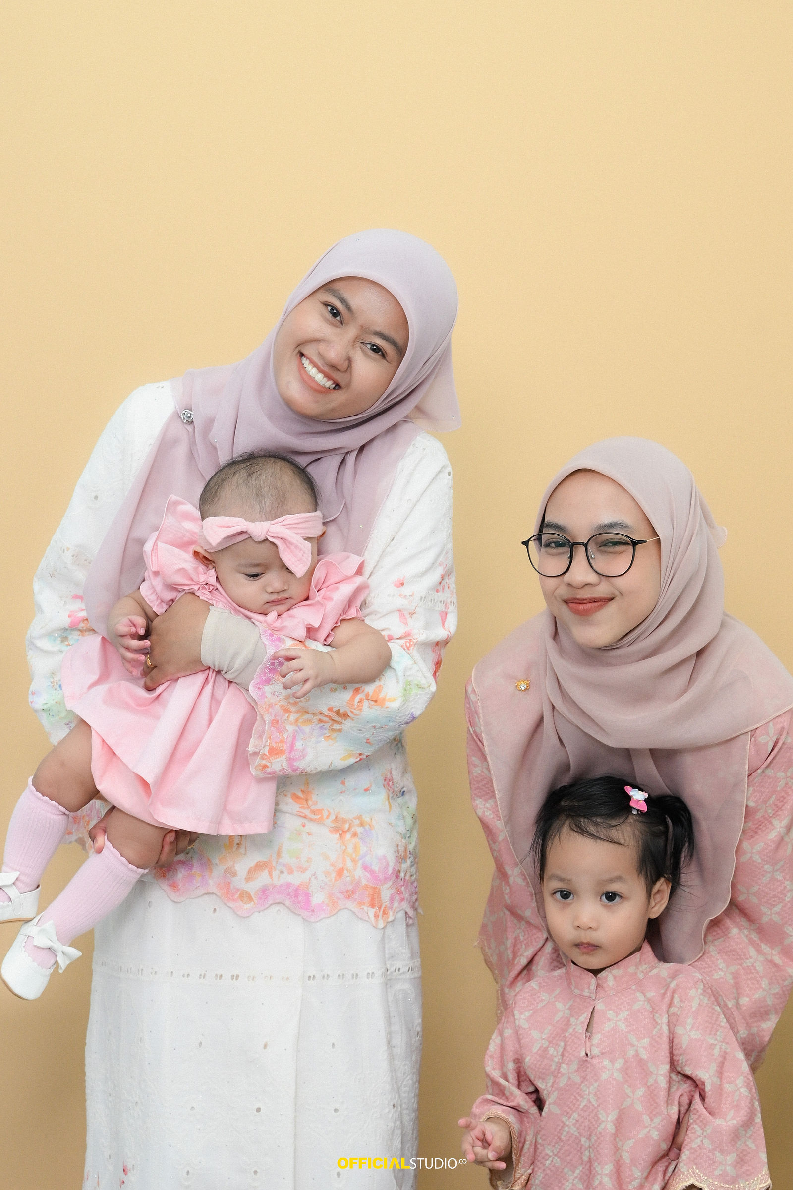 Hanis Nabila SELFPHOTO RAYA by officialstudio.co