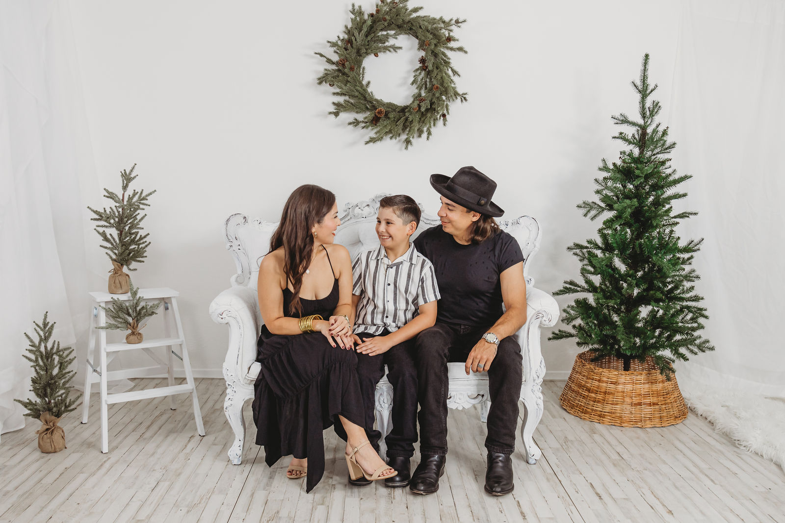 Mandel | Family Holiday 2024 by Jennifer Stewart Photography