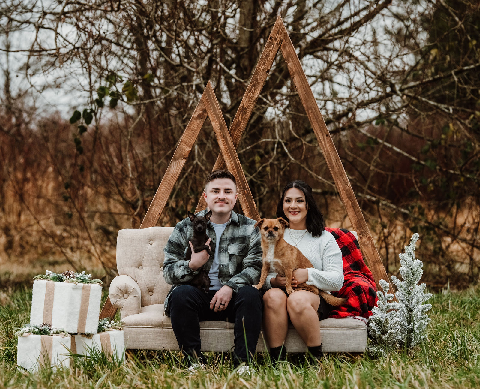 Shaw | Christmas Mini Session by Ashlie Ballou Photography