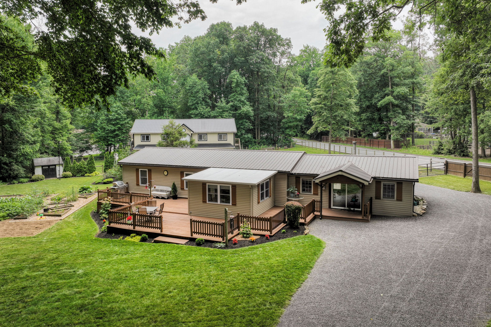 5762 Northeimer Road, Narvon by Kline, Kreider & Good Auctioneers