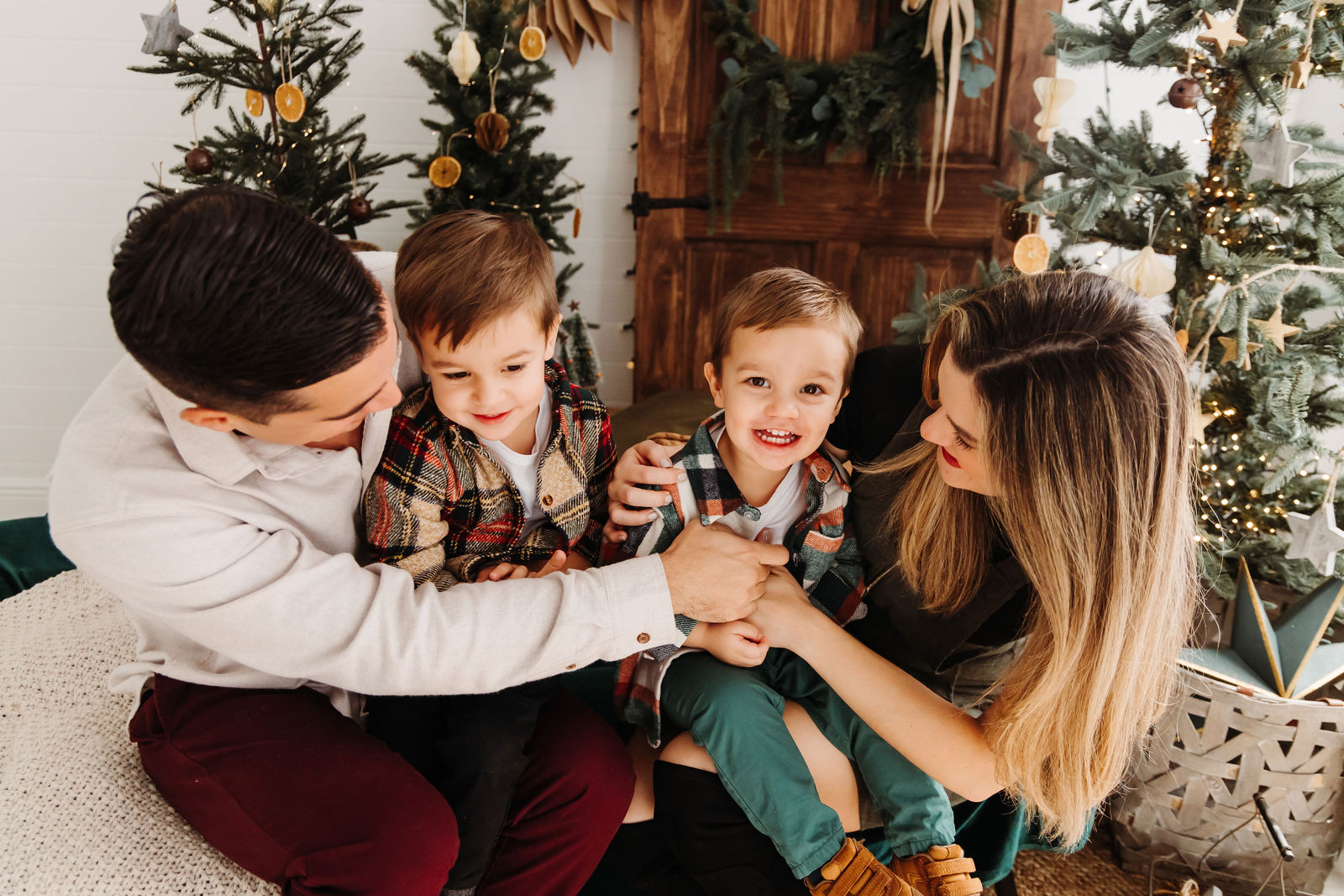 Grisel's Holiday Mini Session by Jesenia Betancourt Photography