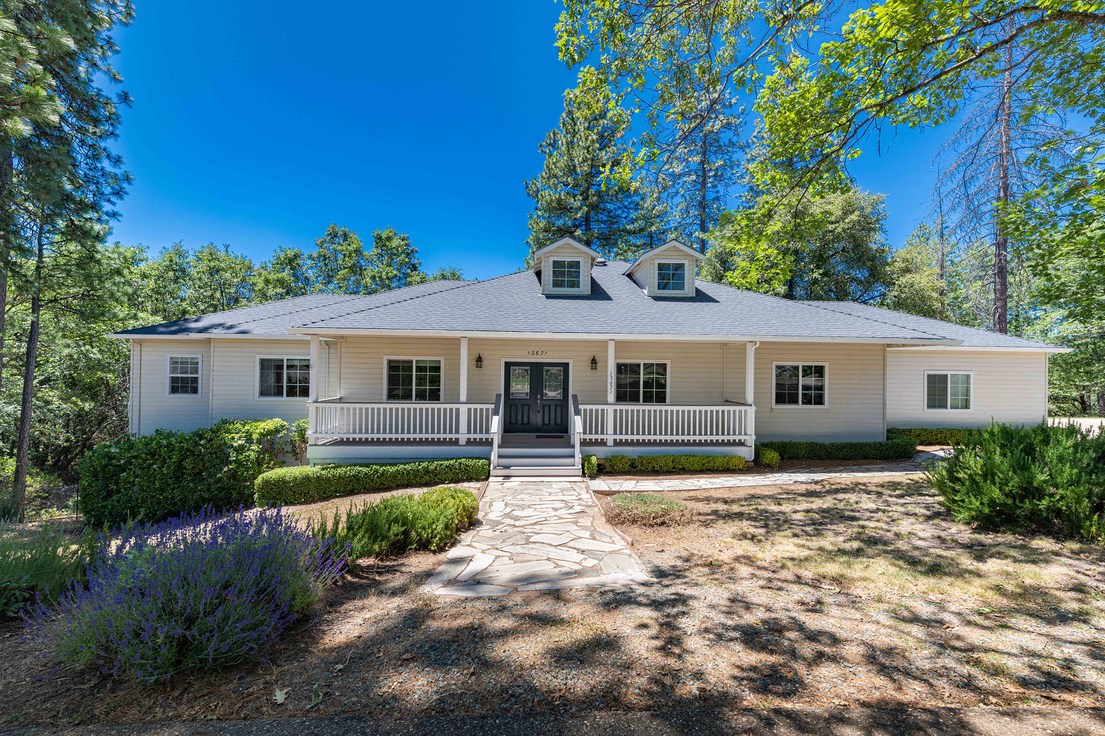 13671 Redbud Ln PG, CA 95666 by Amador Photo