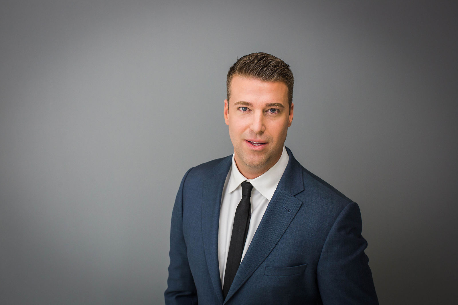 Michael Evans Headshots by Abrahanny Photography