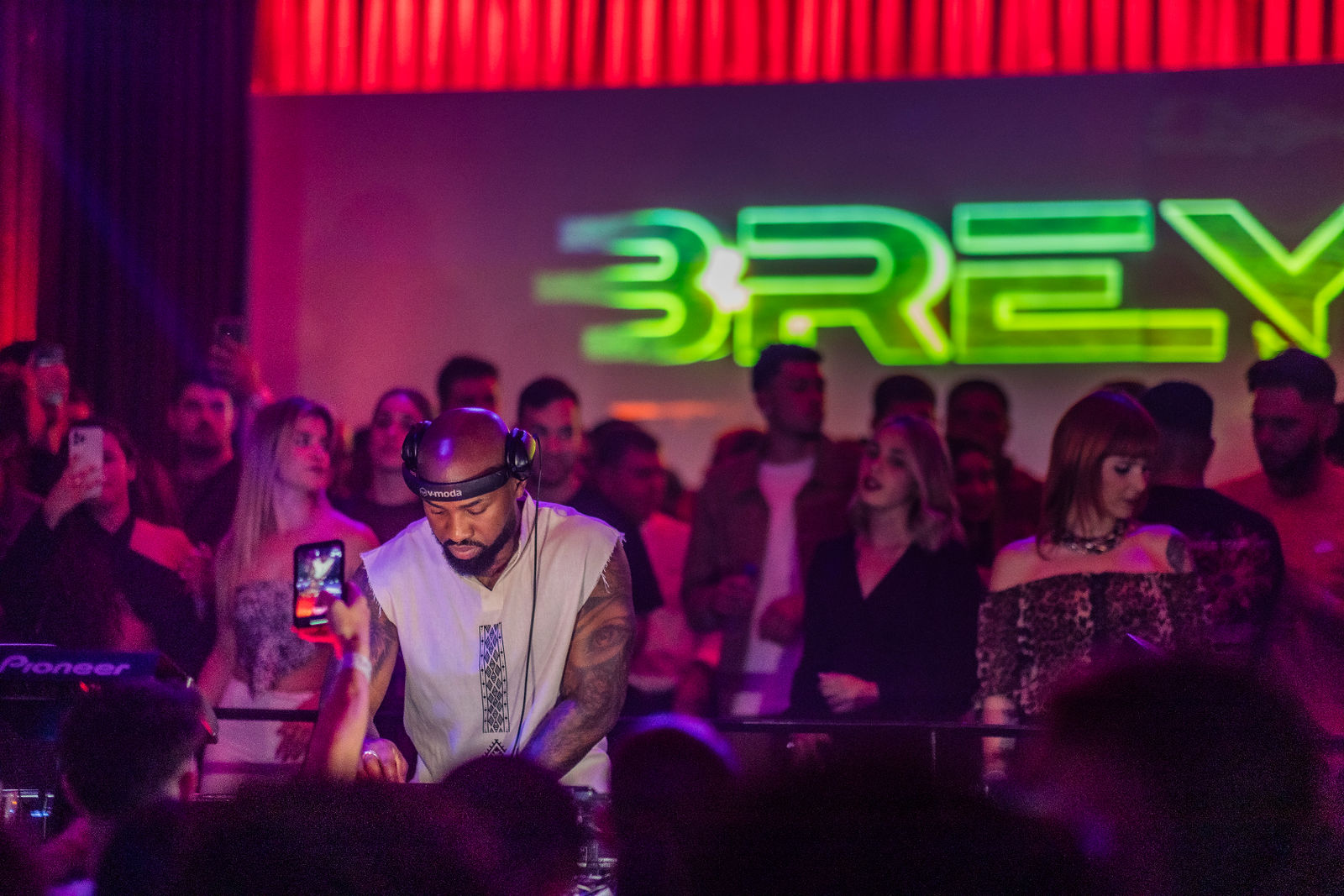 Sal Club Aveiro - Breyth, de mind.art | photography