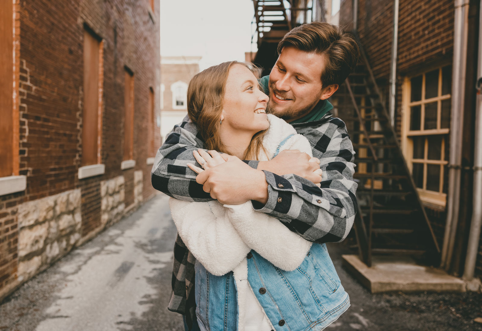 Gavin & Hannah by Kristy Hughes Photography