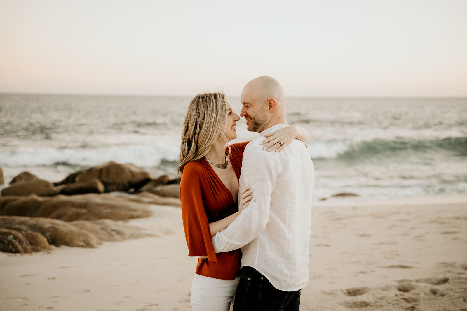 Amber & Nick - Walking together by Frank Tesisteco