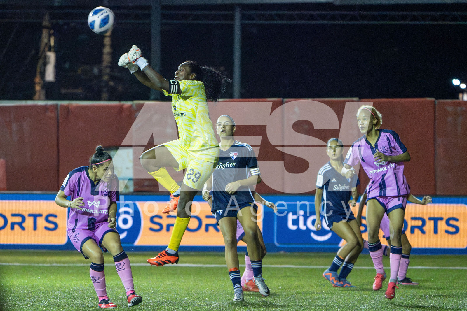 LFF-APE24-J1 de AE Sports Images